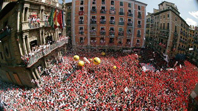 Thousands Gather in Spain for Famous Bull-Running Festival | Fox News