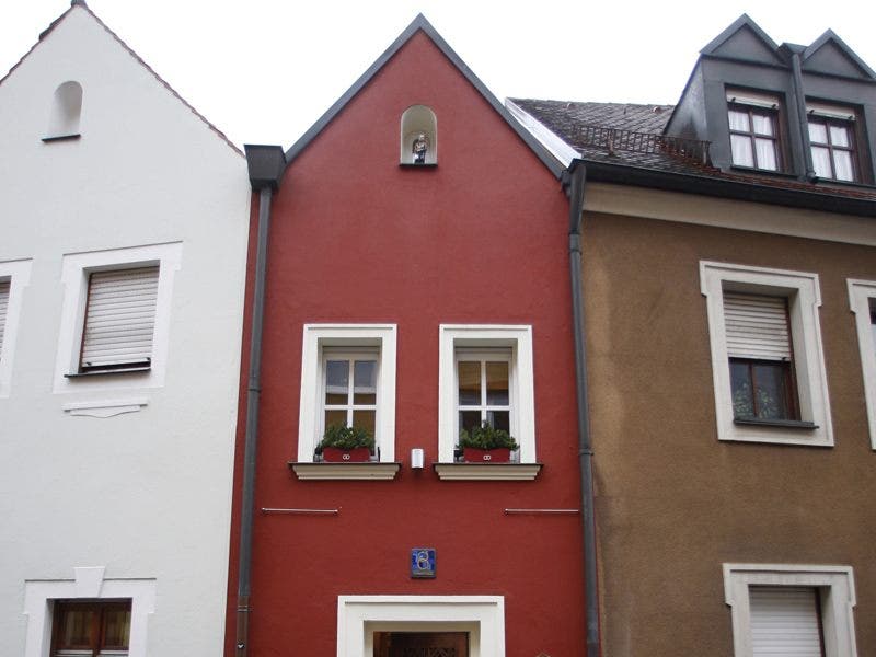 "World's Smallest Hotel" now 5-Star Rated | Fox News