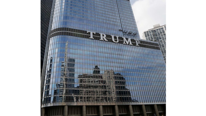 Trump says he's coming to Chicago to see his controversial sign | Fox News