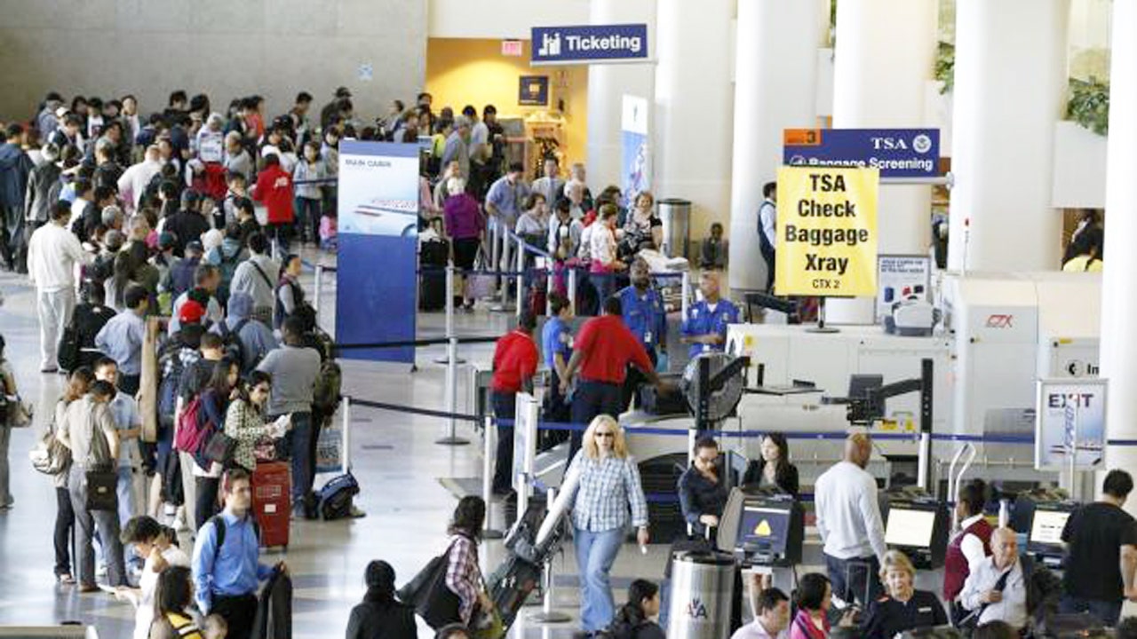 American Airlines speaks out against long, 'unacceptable' TSA lines ...