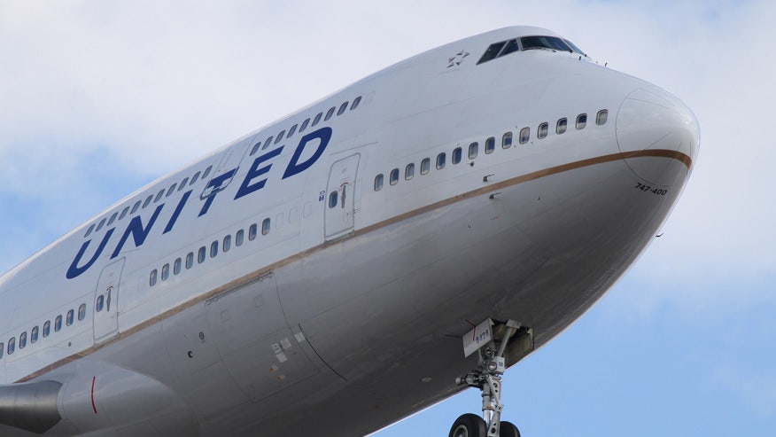 United Airlines Passenger Accused Of Groping Teen Girl While She Slept