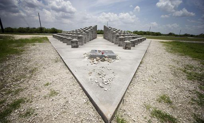 Families gather seeking closure 20 years after ValuJet crash | Fox News