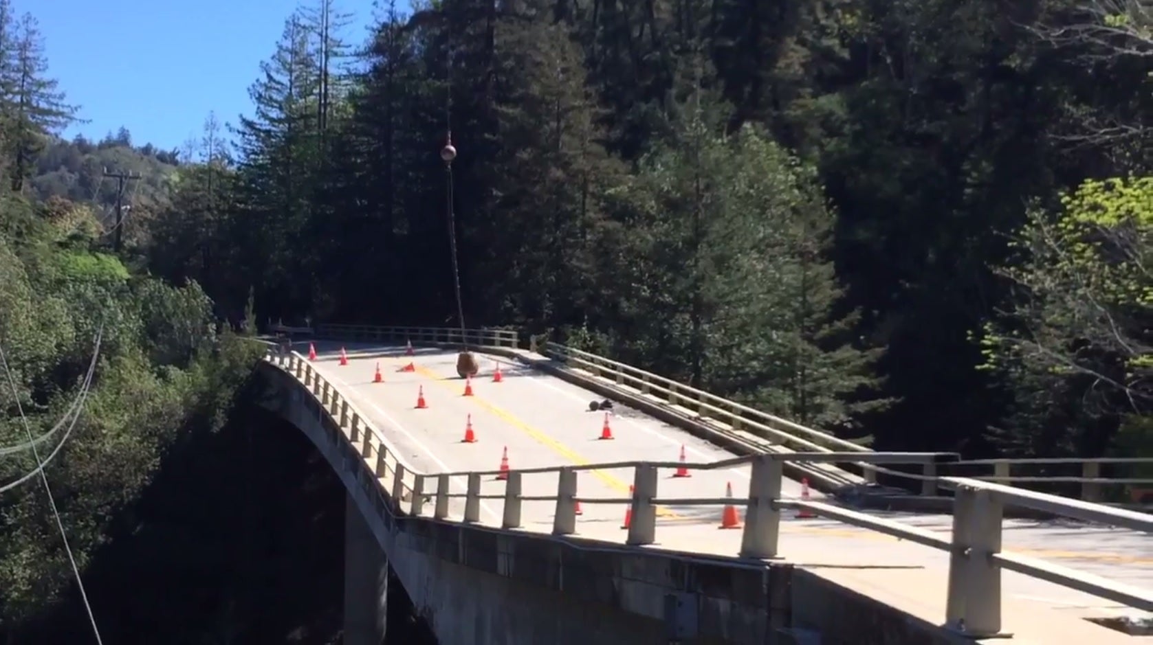 Wrecking ball fails to wreck California bridge | Fox News