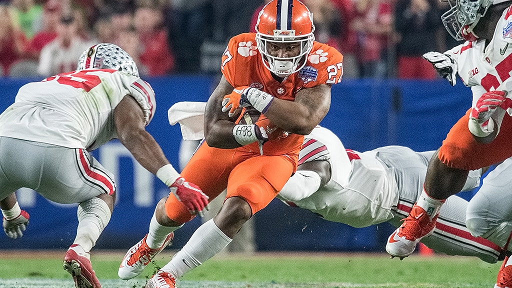 Former Clemson running back CJ Fuller dies at 22 | Fox News