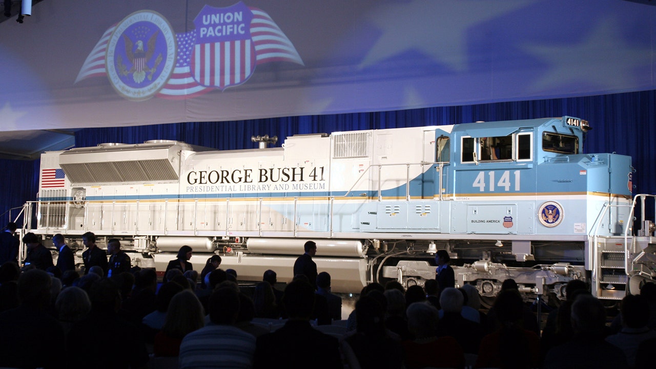 George H.W. Bush will be taken to final resting place on his special ...