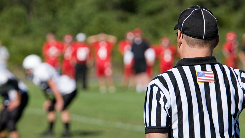 Toxic fans may explain California's high school referee shortage ...