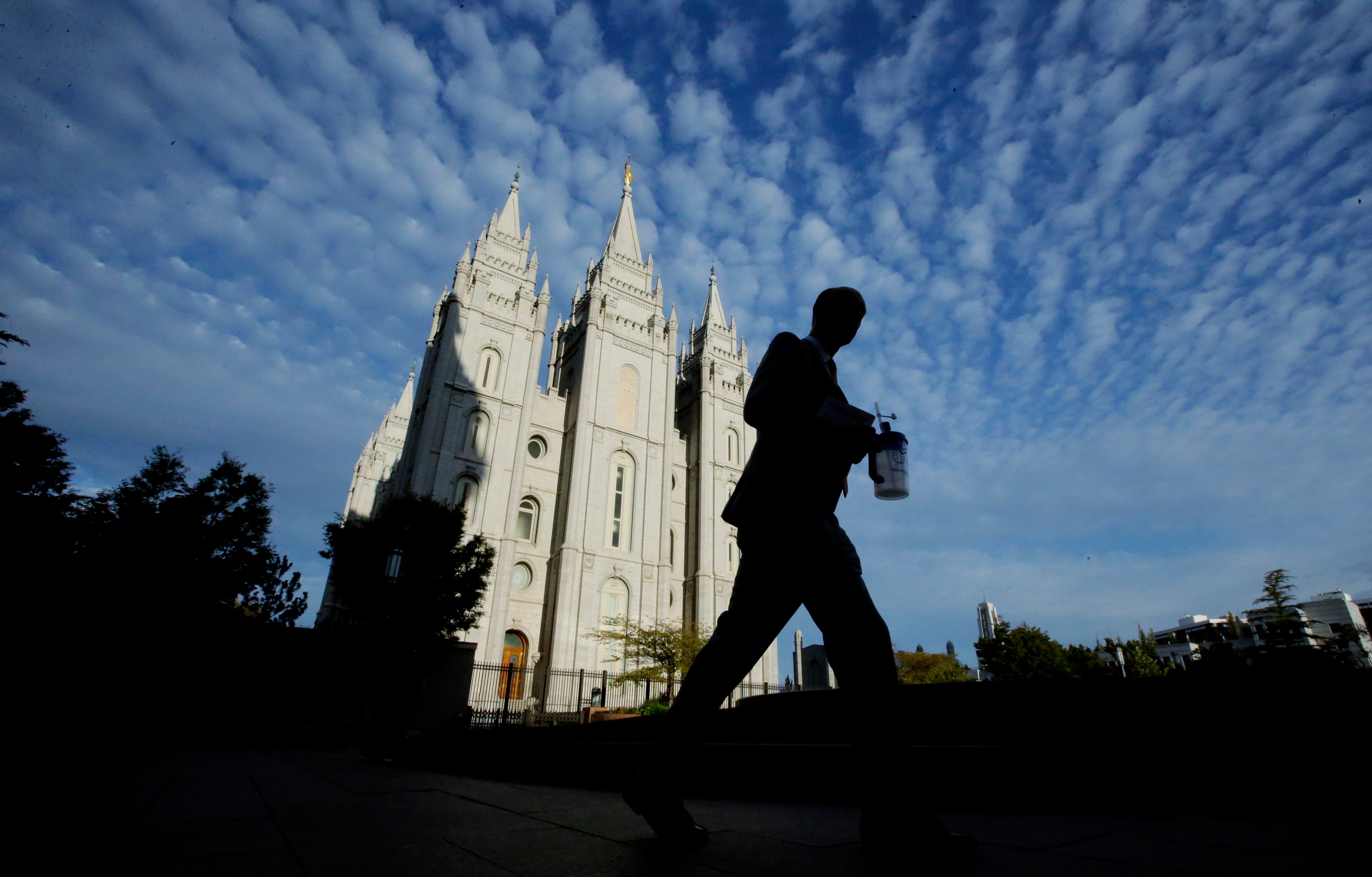 Mormon missionaries now permitted to phone home once a week | Fox News