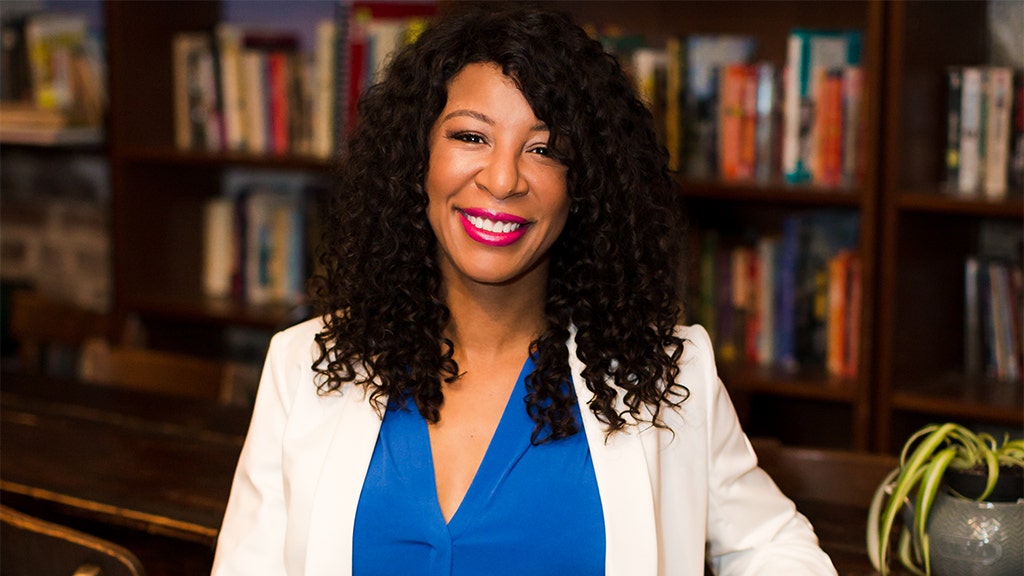 Alva Johnson speaks out in tearful interview about her claim Trump ...