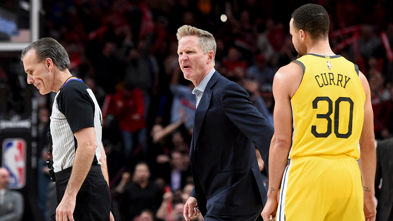 Steve Kerr goes on epic meltdown after Warriors' Draymond Green receives controversial flagrant ...