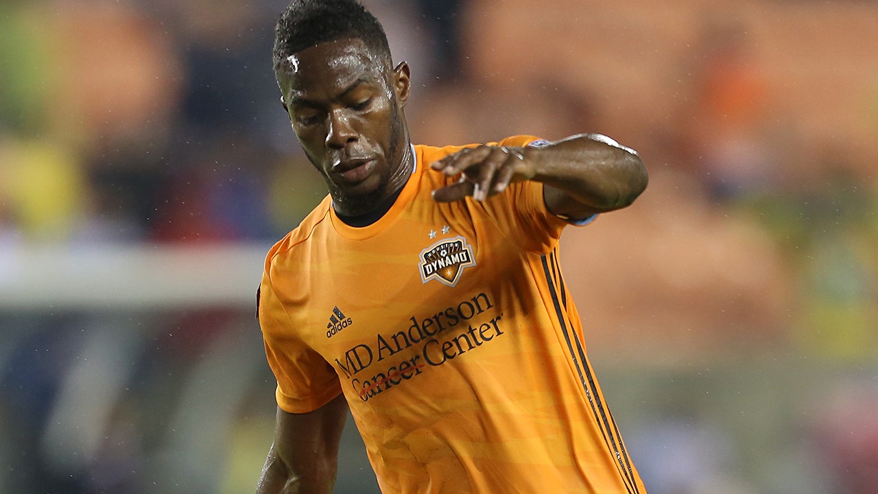 Houston Dynamo defender Maynor Figueroa collapses after learning about ...