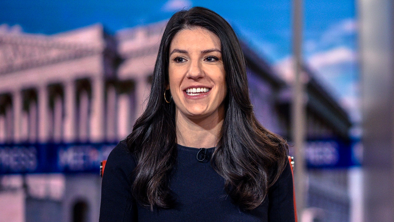 Outgoing CNN contributor Eliana Johnson questions network's decision to ...