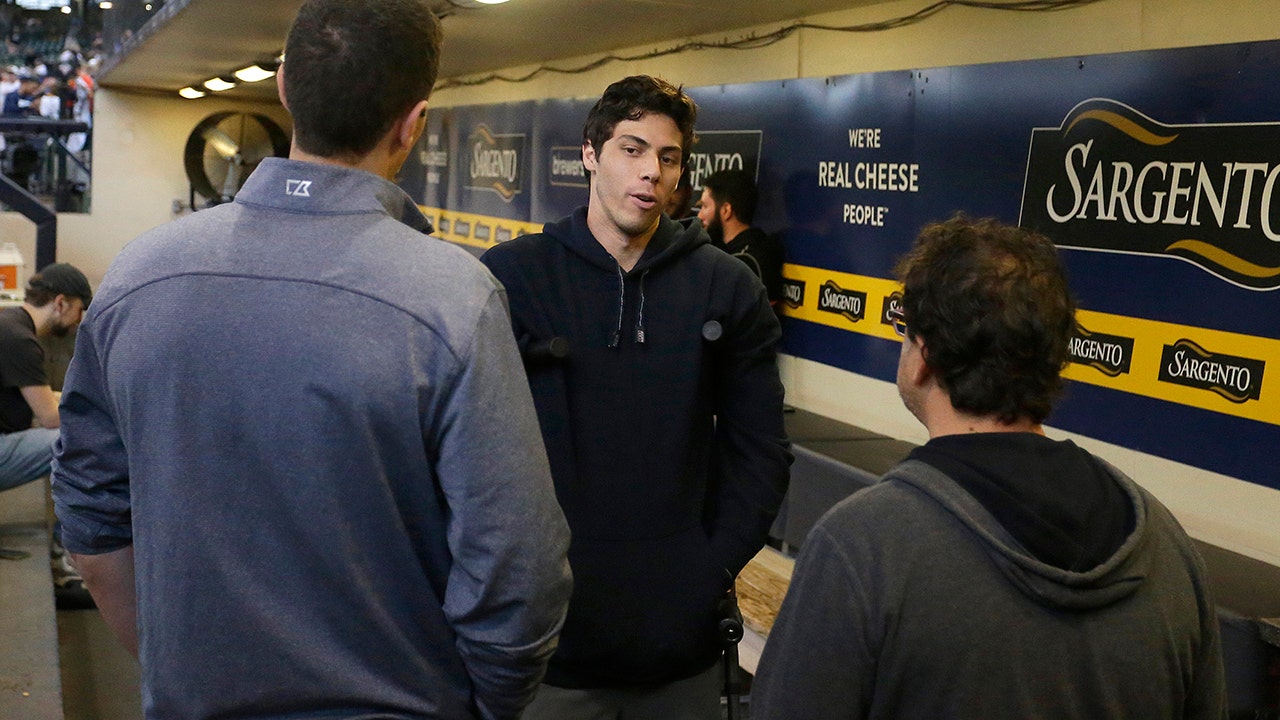 Injured Yelich still in the hunt for batting title | Fox News