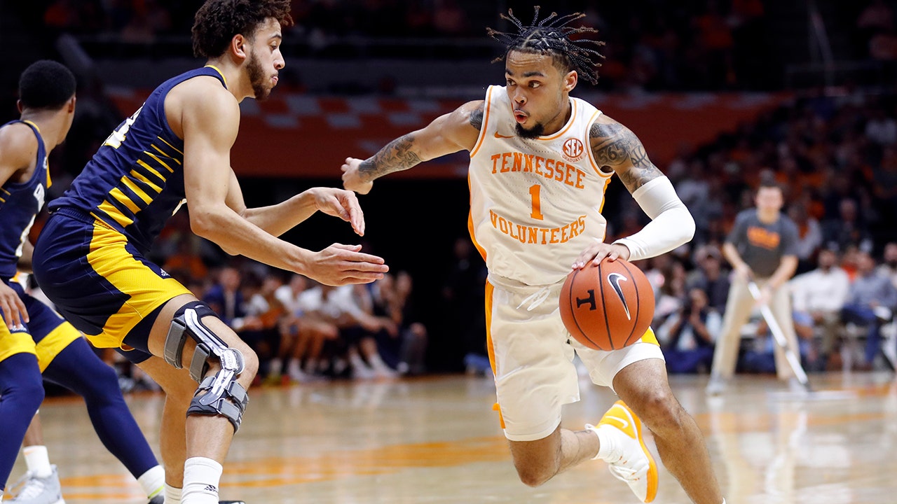 No. 17 Vols top Chattanooga 58-46 for 30th straight home win | Fox News