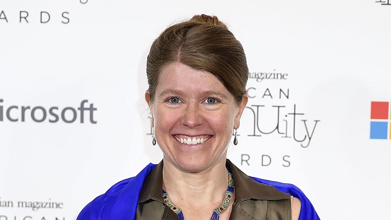 Archaeologist mom wins fans with Twitter rant about homeschooling ...