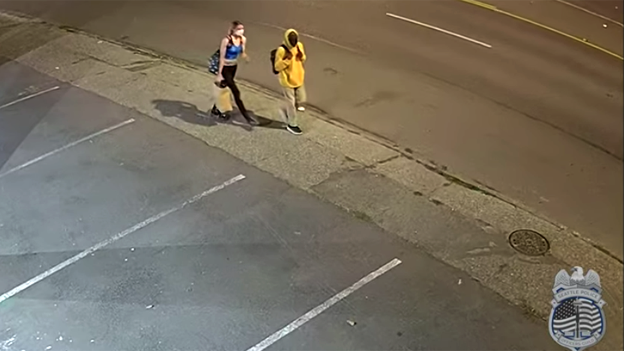 Seattle arson suspects seen on video throwing 'firebombs' at police ... Seattle arson suspects seen on video throwing 'firebombs' at police ...