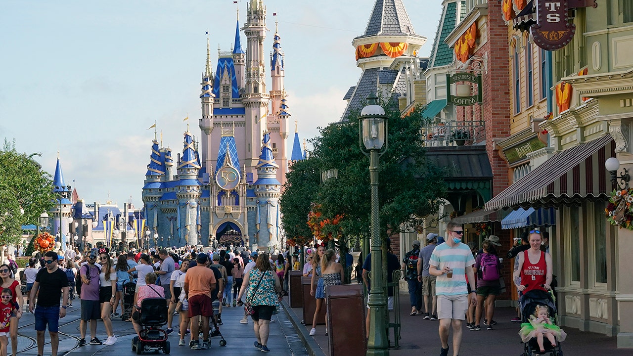 COVID lockdown-free Florida is top vacation spot for holidays | Fox News
