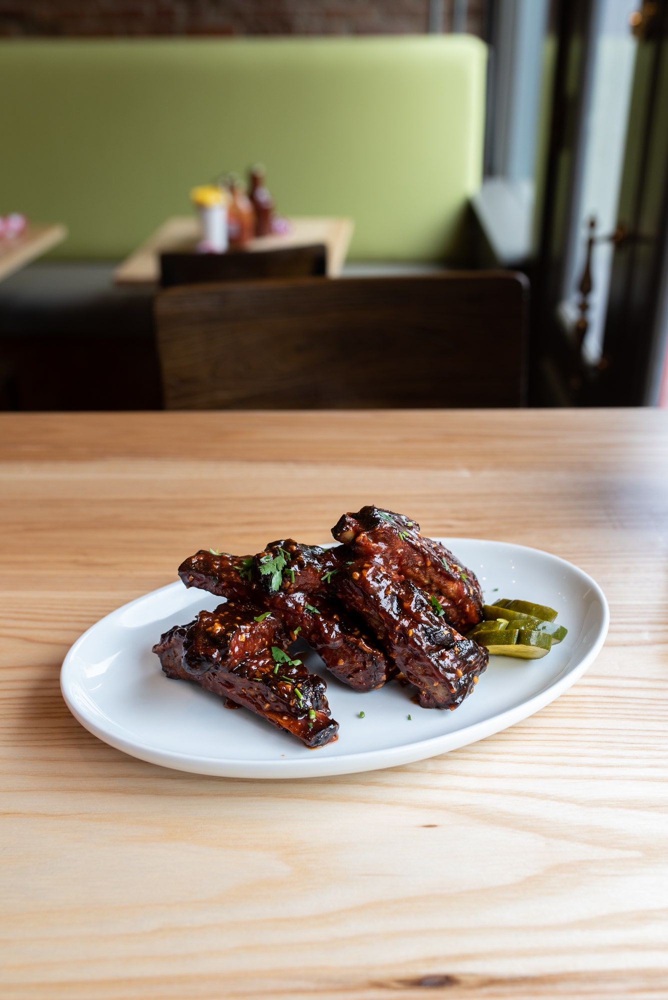 St. Louis 'trashed ribs' with parsley and pickles: Try the recipe | Fox ...