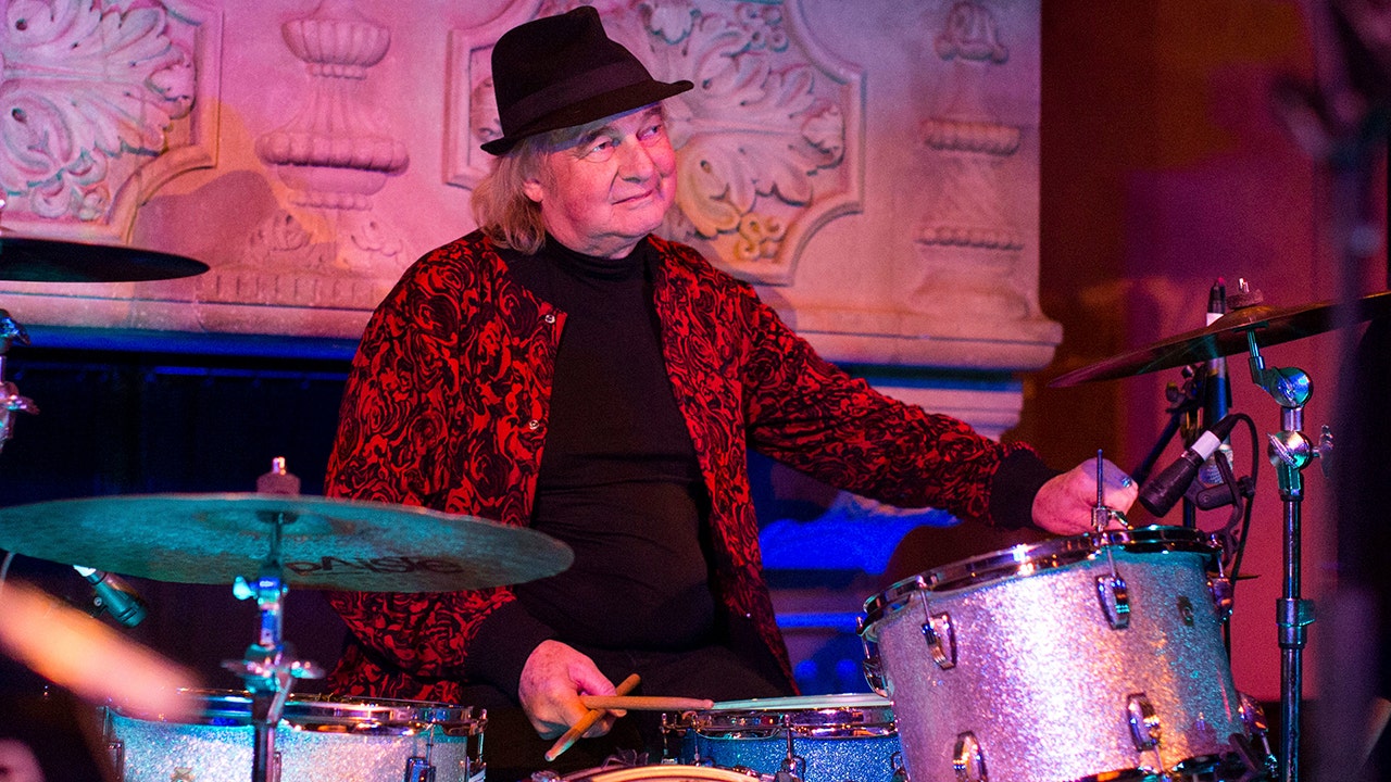 Alan White, longtime drummer for prog rock's Yes, dead at 72 | Fox News