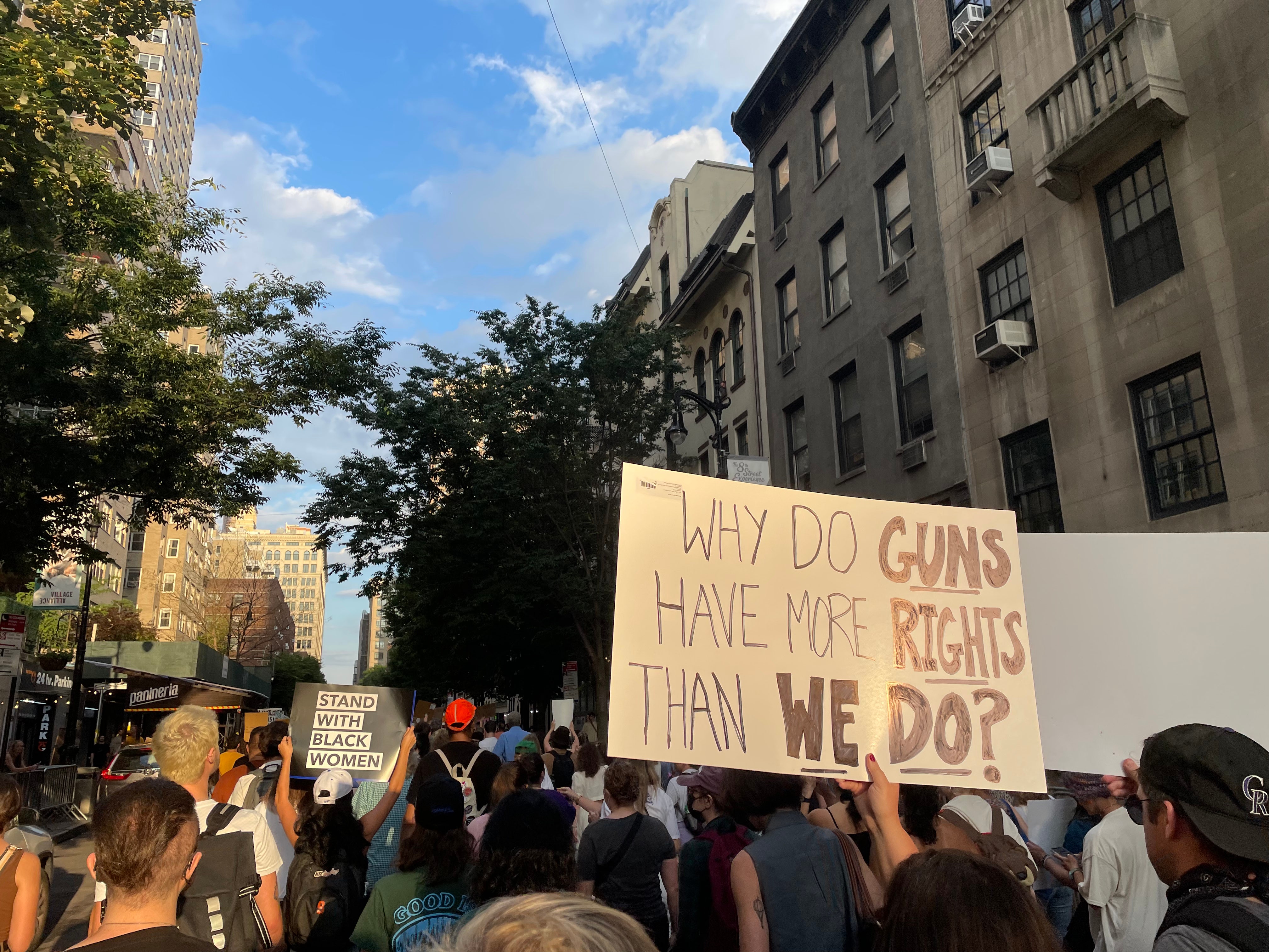 Supreme Court overturns Roe v. Wade: Photos of protesters, crowds ...