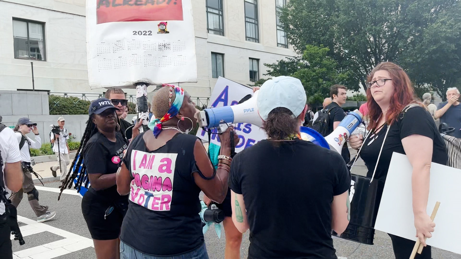 Intersections near Supreme Court blocked by pro-choice protesters as ...
