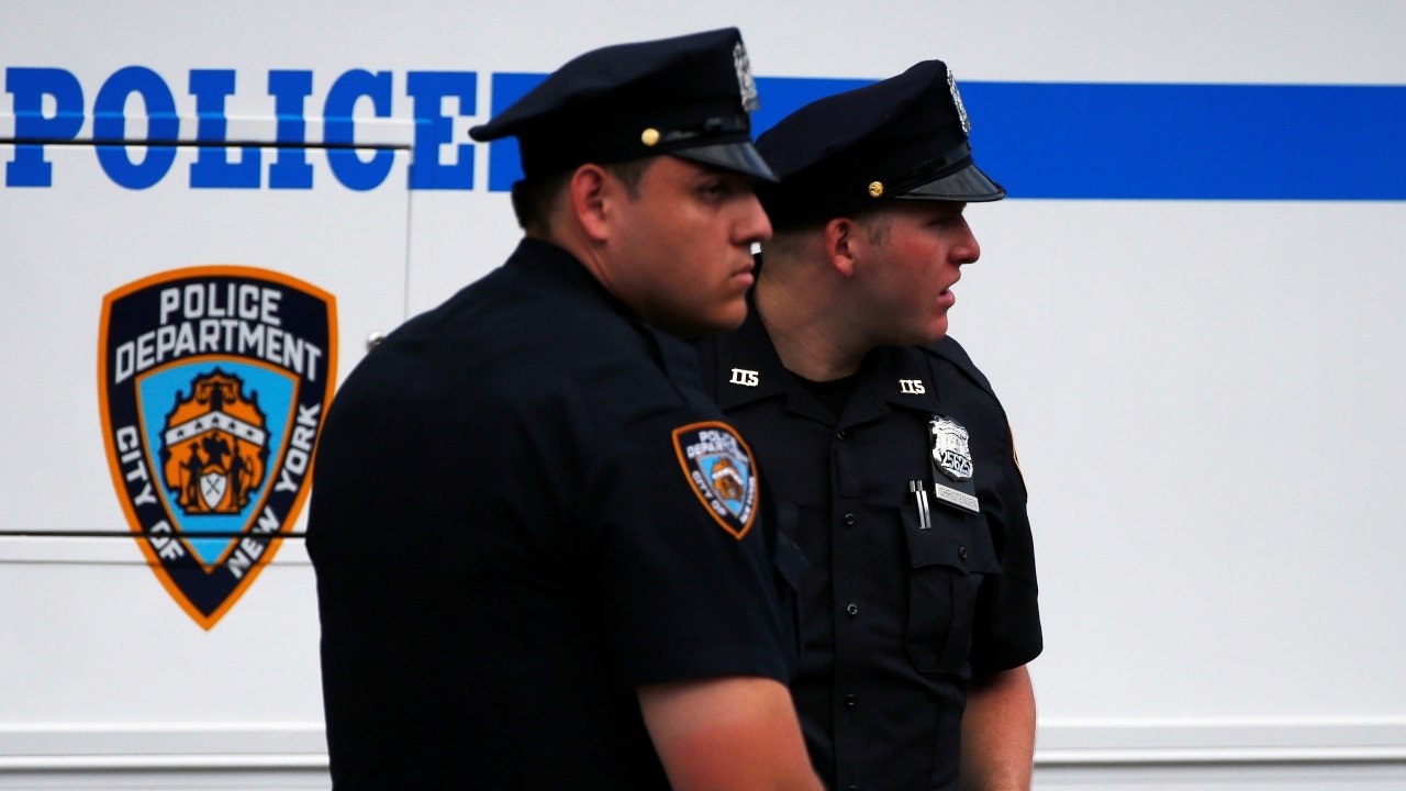 NYC police ordered not to 'congregate' as mayor's office calls it a ... NYC police ordered not to 'congregate' as mayor's office calls it a ...