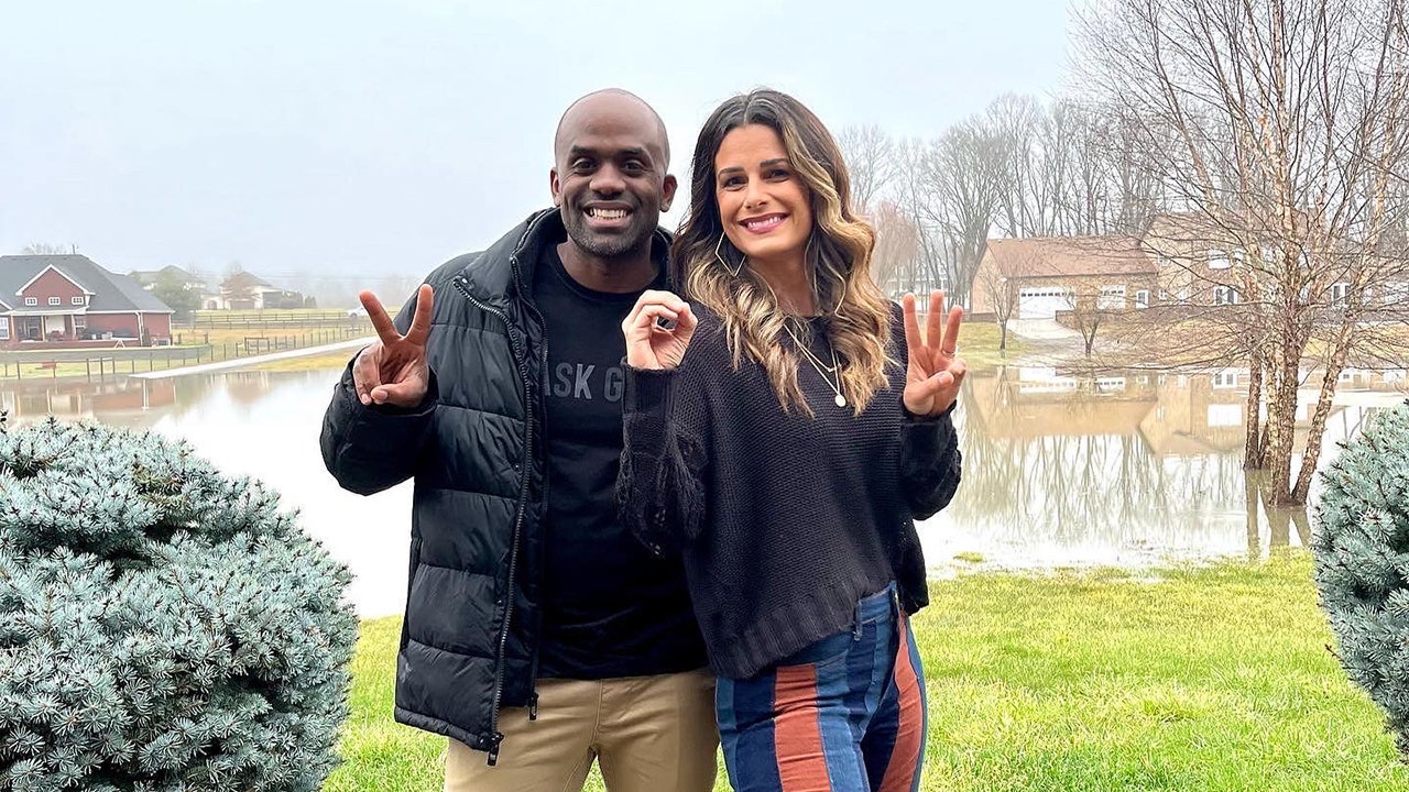 Couple pays off $190K in student loans | Fox News