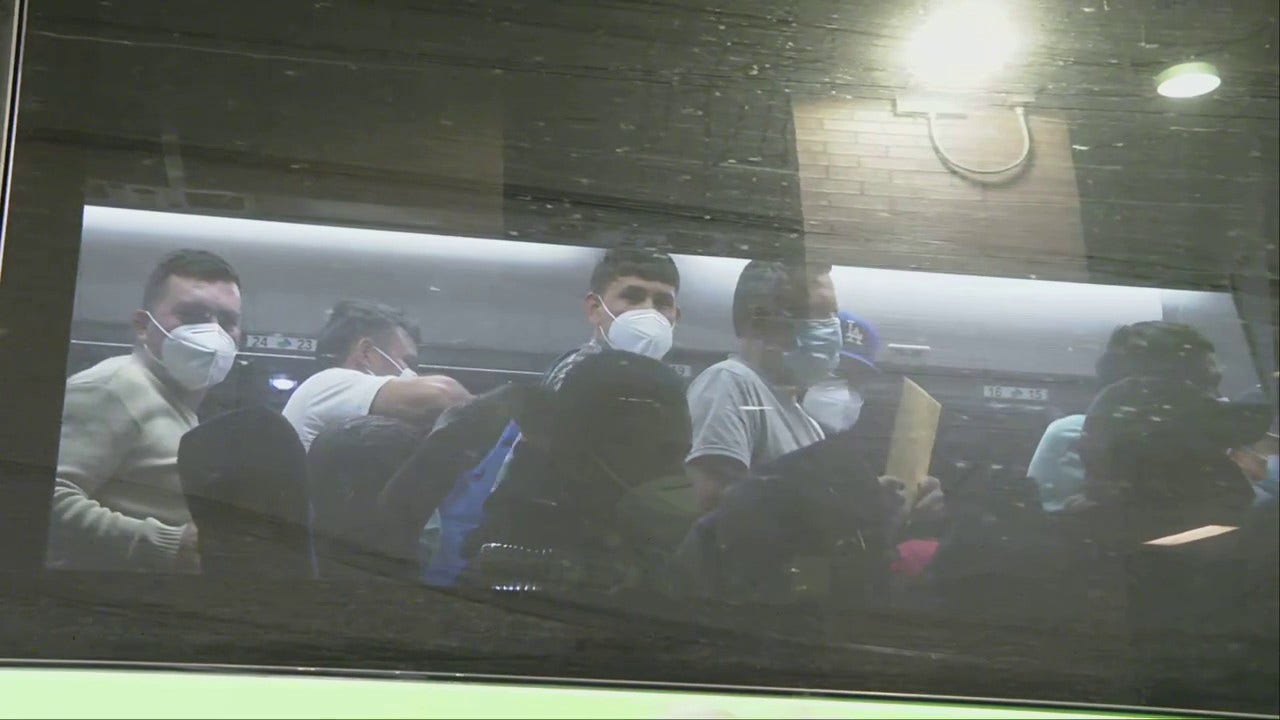 5 more migrant buses from Texas arrive in NYC as Abbott calls out Adams' 'hypocrisy' | Fox News