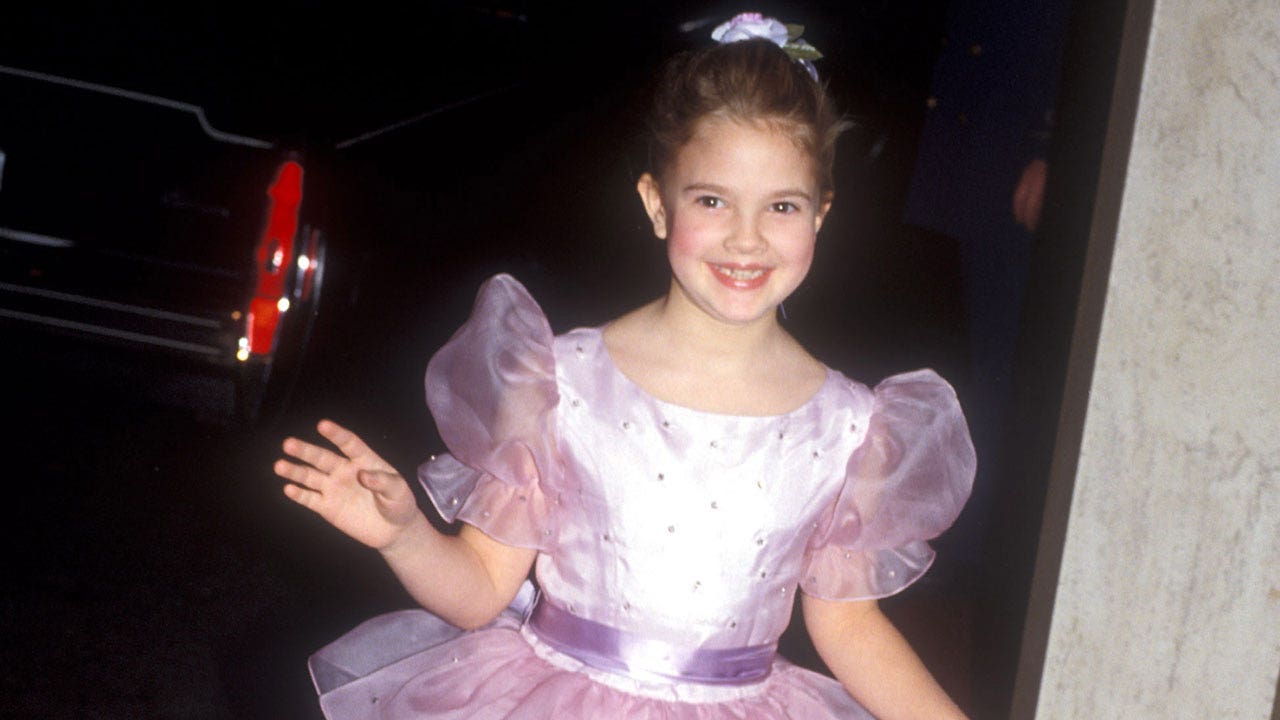 Down-to-earth actress Drew Barrymore: Hollywood it girl and 90s fashion ...