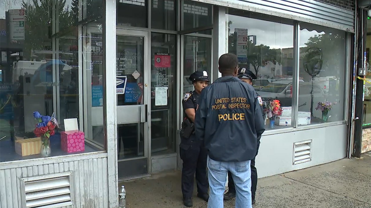 New York City robber pistol whips postal worker, steals more than $100K ... New York City robber pistol whips postal worker, steals more than $100K ...