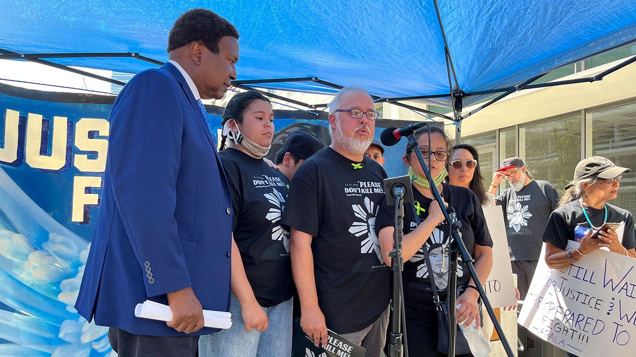 California reviews whether police should be charged with homicide when ...