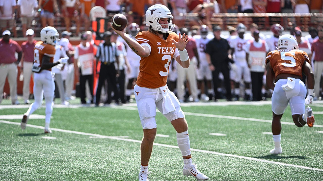 Texas' Quinn Ewers explains viral photo with Arch Manning and other QBs: 'It was just fun' | Fox ...