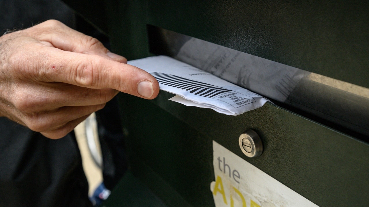 Pennsylvania justices to determine if mail-in ballot envelopes need ...