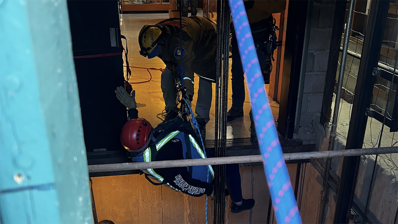 Arizona rescuers used rope system to pull up Grand Canyon Caverns ...
