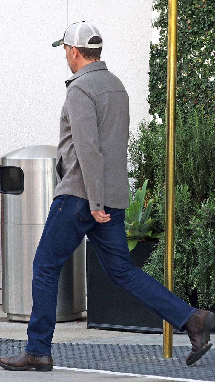 Hunter Biden seen shopping on swanky Rodeo Drive on Election Day amid ...