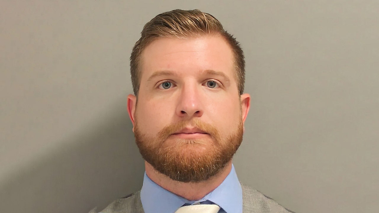 Houston police arrest former ExxonMobil employee accused of taking ...