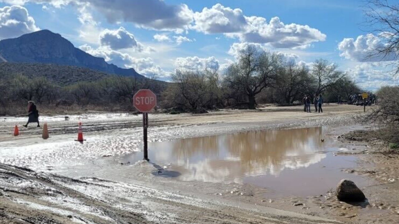 Arizona park rangers assist 300 campers stranded after flooding | Fox News