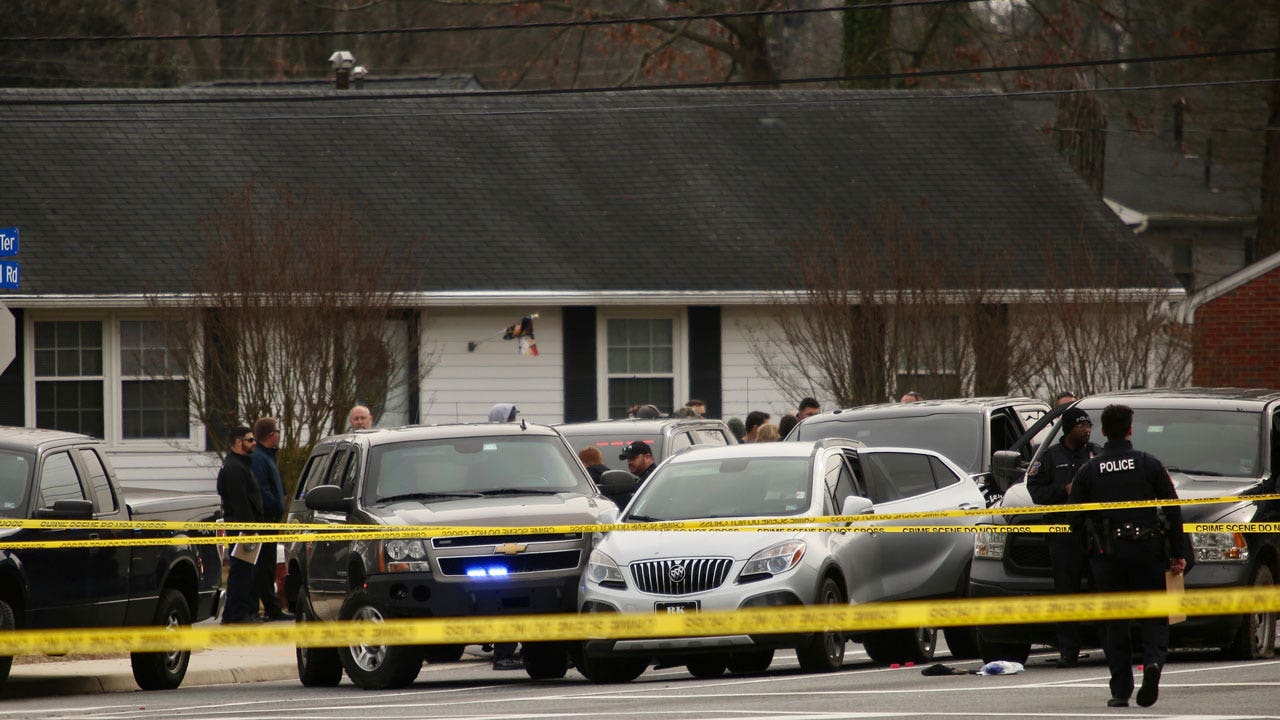 Virginia homicide suspect killed and deputy wounded in shootout | Fox News