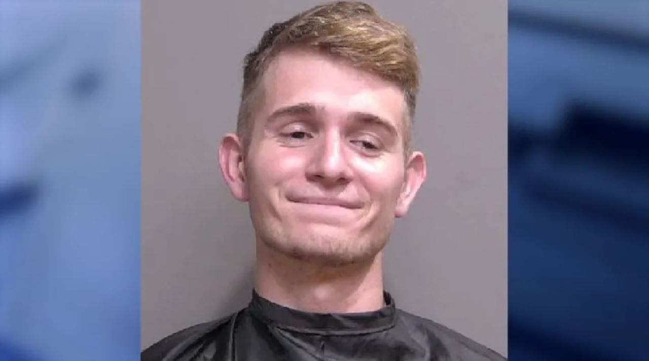 Florida man who broke into gas station, stole dog food, smokes caught ...