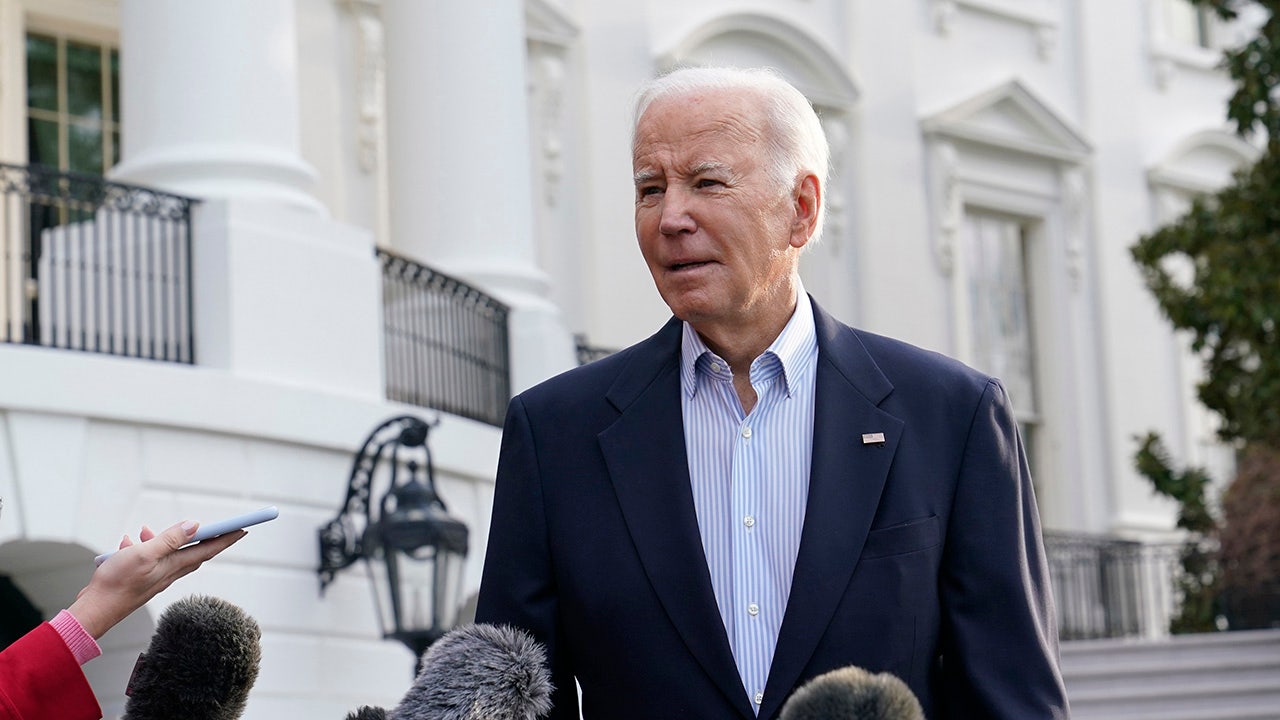Biden jets to Minneapolis for clean energy speech as nation awaits ...