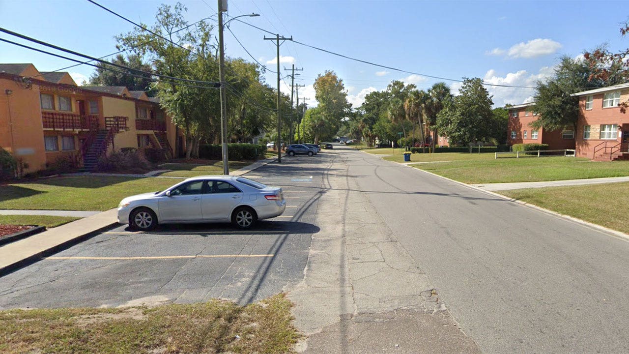 Florida man shot in drive-by while on scooter, police say | Fox News