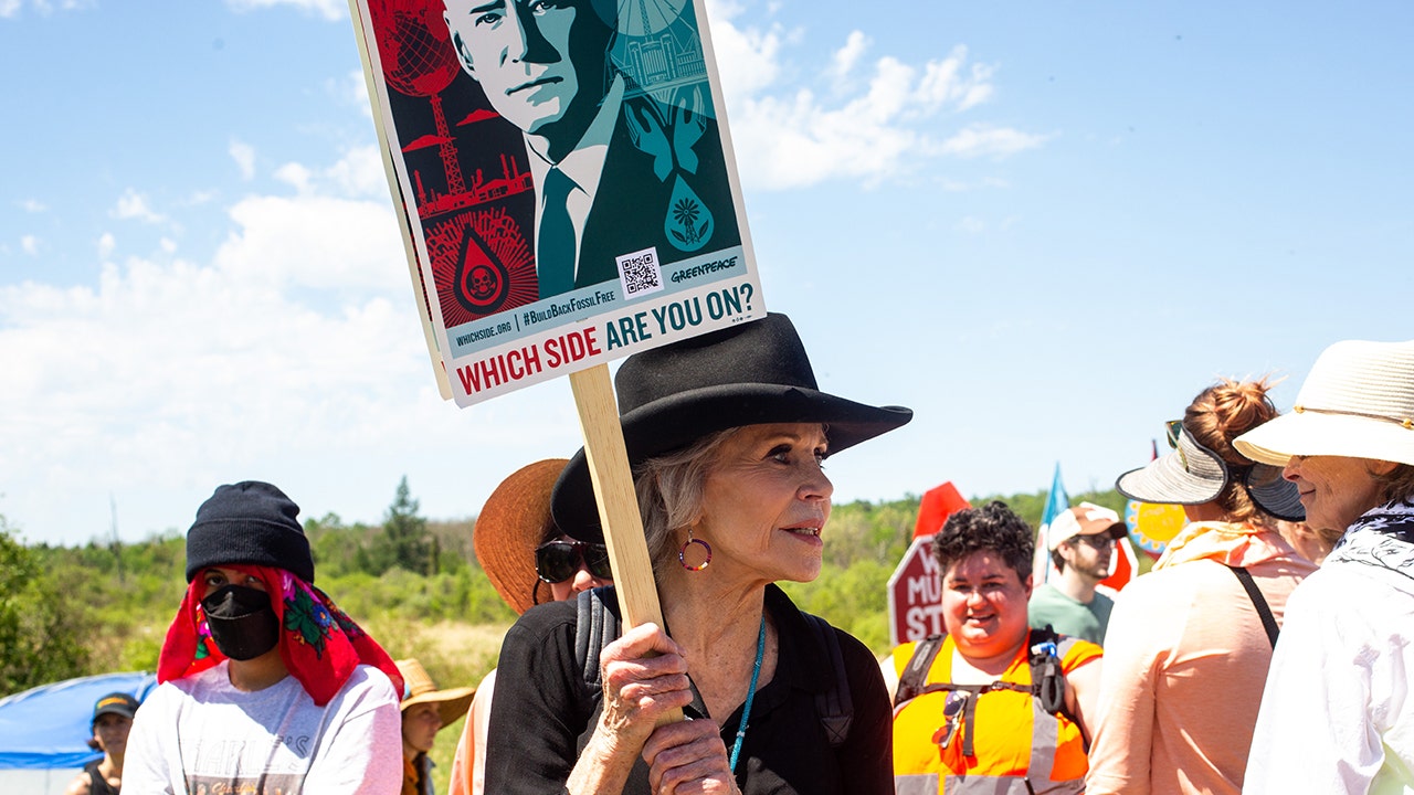 Jane Fonda, 85, says she plans to continue climate protests: 'It’s all ... Jane Fonda, 85, says she plans to continue climate protests: 'It’s all ...