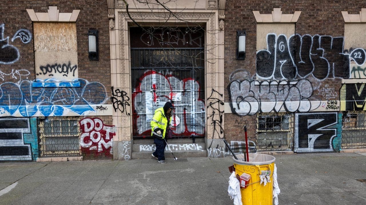 Seattle neighborhood outraged after homeless install swimming pool ...
