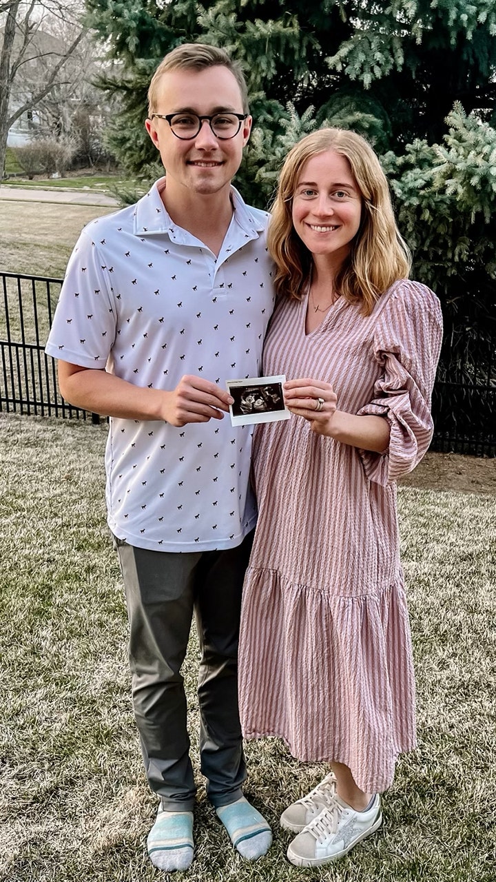 Sisters in sync: 4 are pregnant at the same time with their babies, in ...