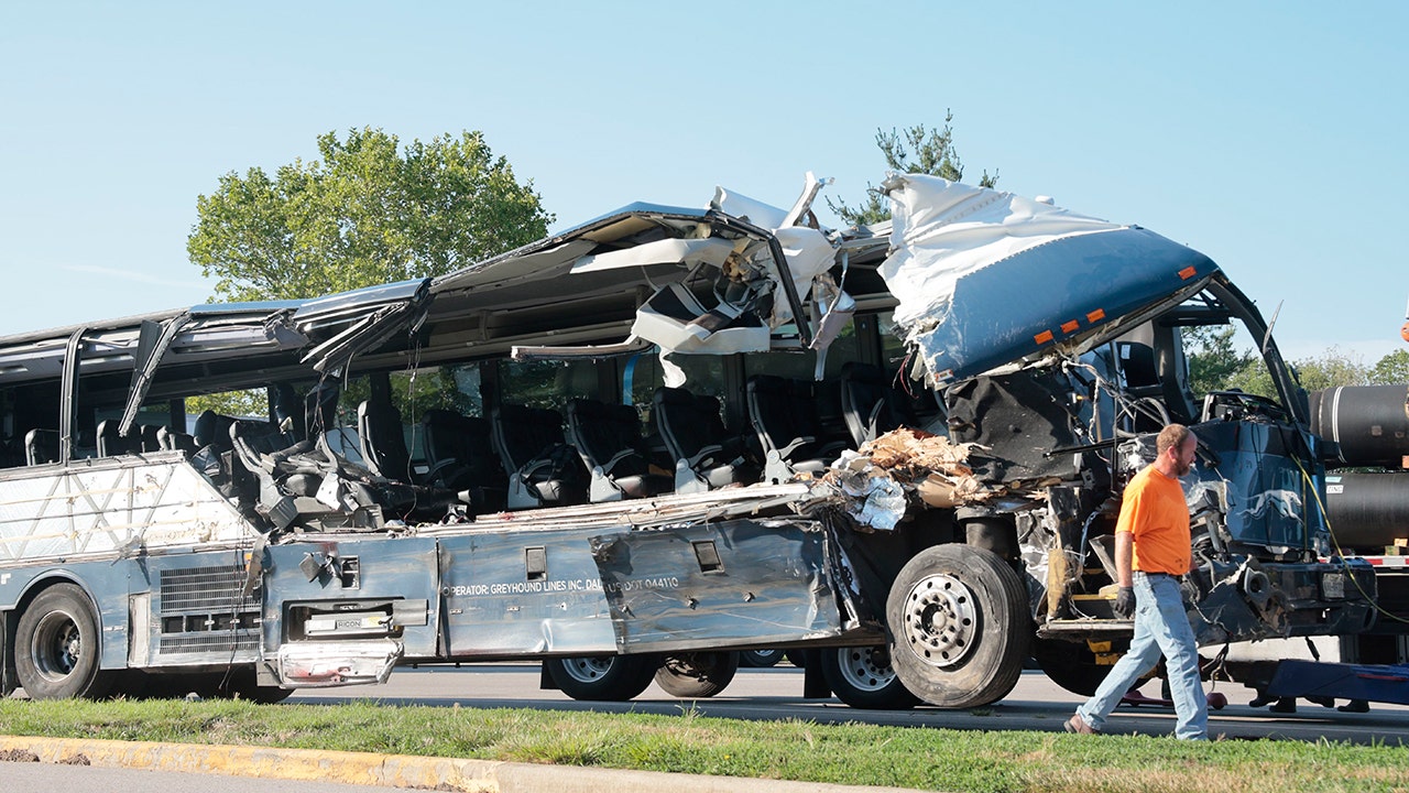 Illinois Crash Involving Greyhound Bus Multiple Tractor Trailers Kills