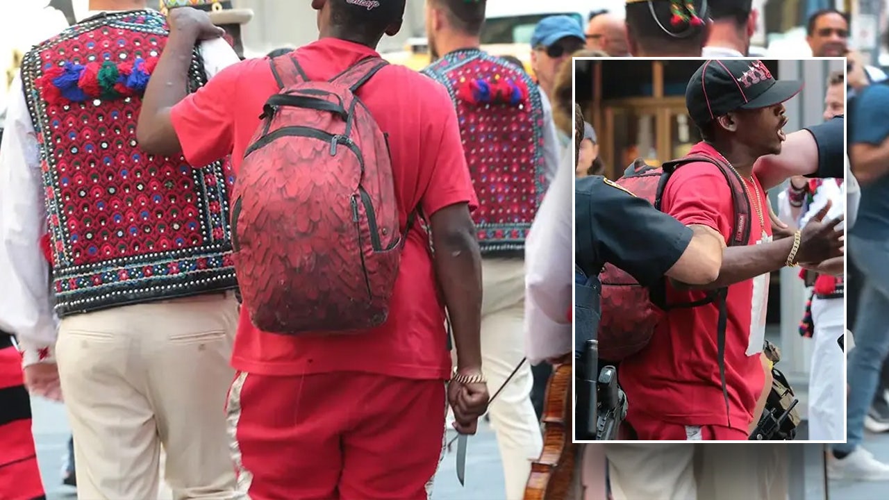 Photographer recalls shocking moment knife-wielding man crept up behind ... Photographer recalls shocking moment knife-wielding man crept up behind ...
