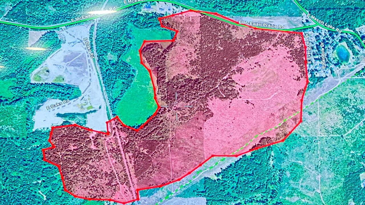 Brush fire in Washington state threatens hundreds of homes, prompts ...