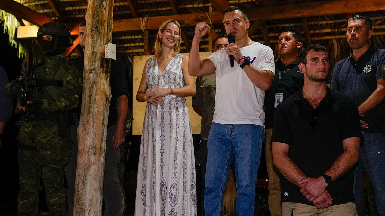 Heir to banana trade fortune in Ecuador, Daniel Noboa, wins presidential runoff election | Fox News