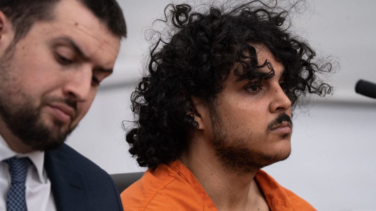 Manhattan murder suspect Raad Almansoori faces bail hearing on Arizona stabbing charges | Fox News