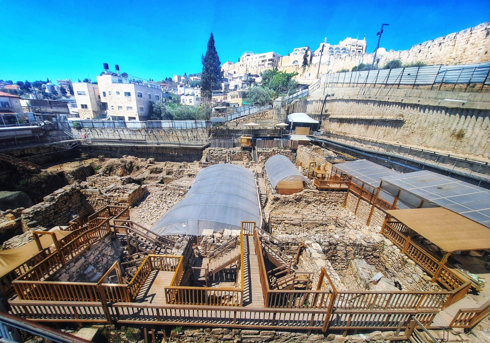 Archaeological dig in Jerusalem finds fortifications believed to be ...
