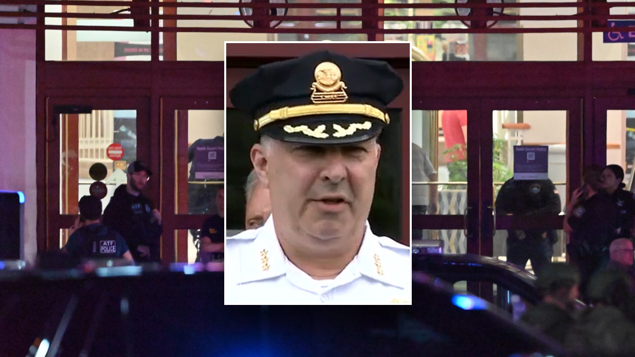Five wounded in Connecticut mall shooting; suspect in custody | Fox News